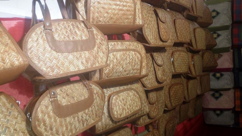 Handicrafts & Handlooms of Assam – Kaziranga National Park and Tiger ...